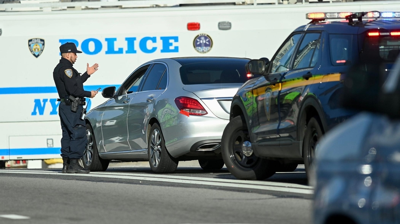 MTA seizes 19 'ghost' vehicles in 1 day at Queens Midtown Tunnel - Newsday