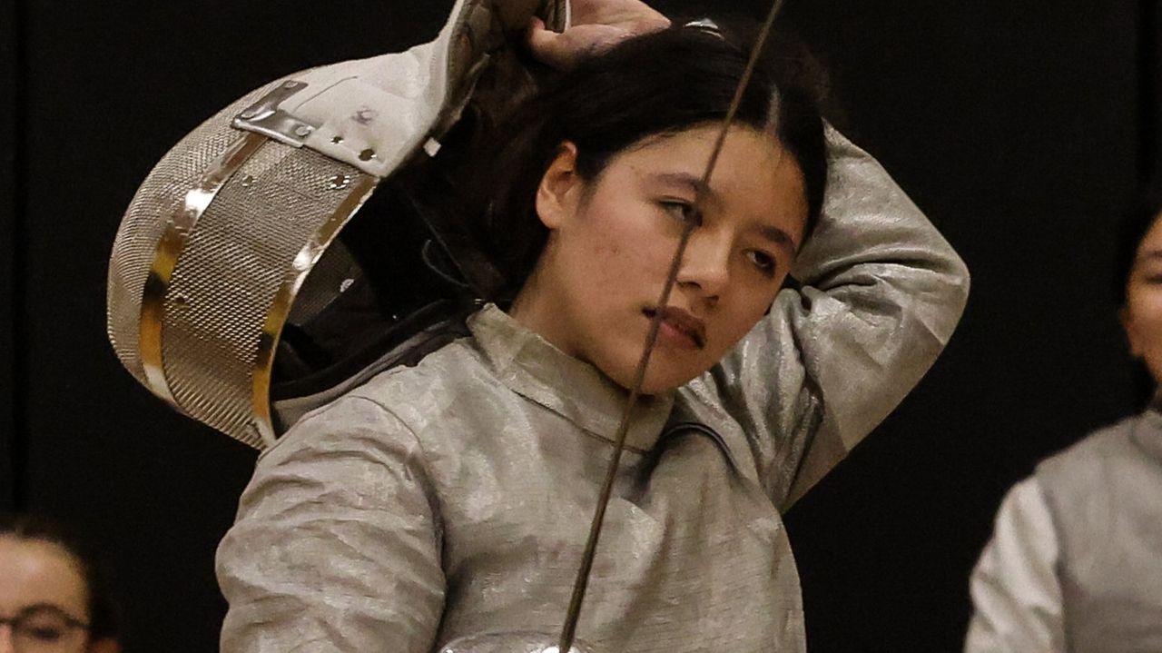 Gullo, Commack repeat as Suffolk fencing champs - Newsday
