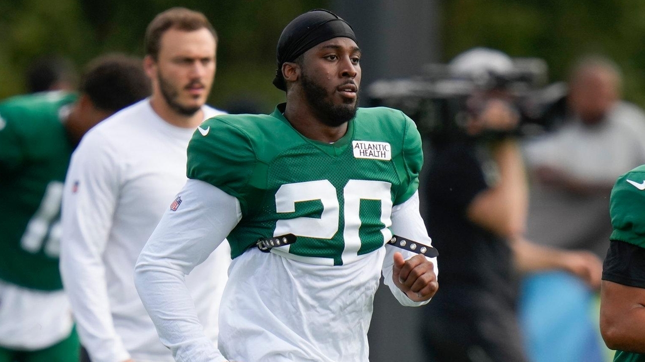 Breece Hall shows off speed every time he touches ball - Newsday
