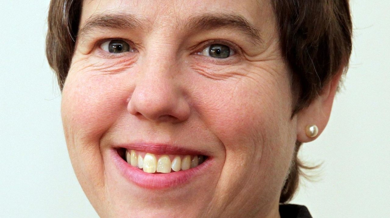 Resident-turned-councilwoman challenges Glen Cove bid process - Newsday