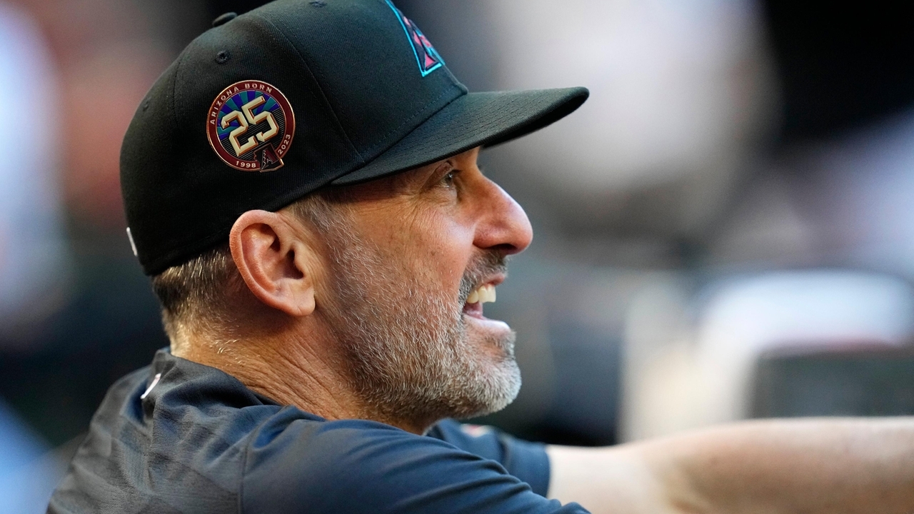 Diamondbacks extend Lovullo's contract through 2024 season - Newsday