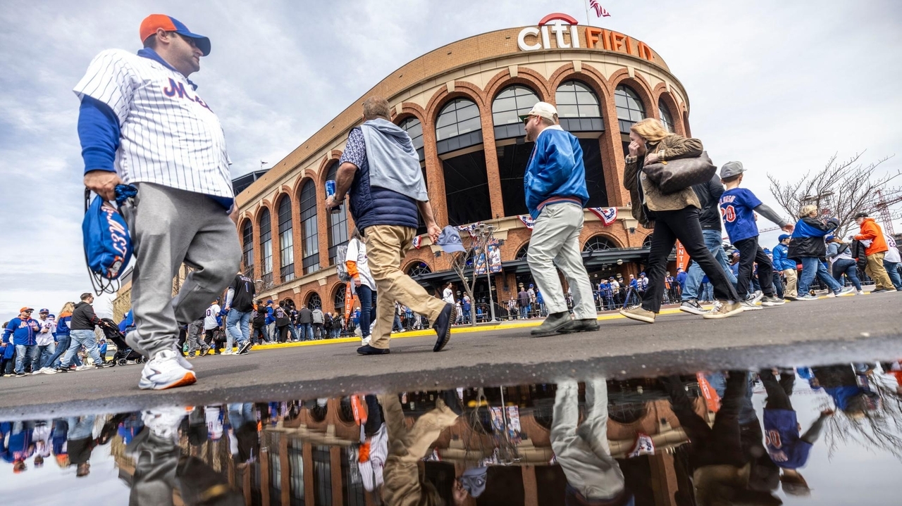 Mets fans at Citi Field now can hear real-time radio broadcasts of ...