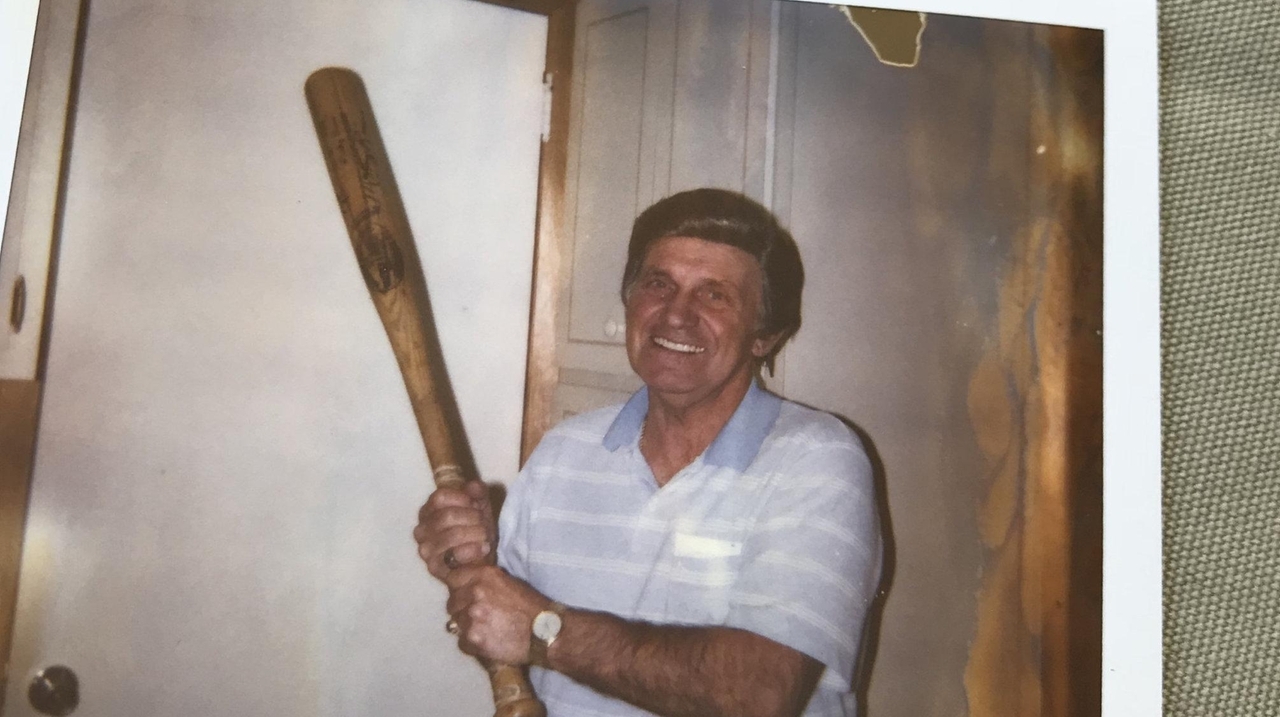 What happened to Dent's bat after '78 homer at Fenway? - Newsday