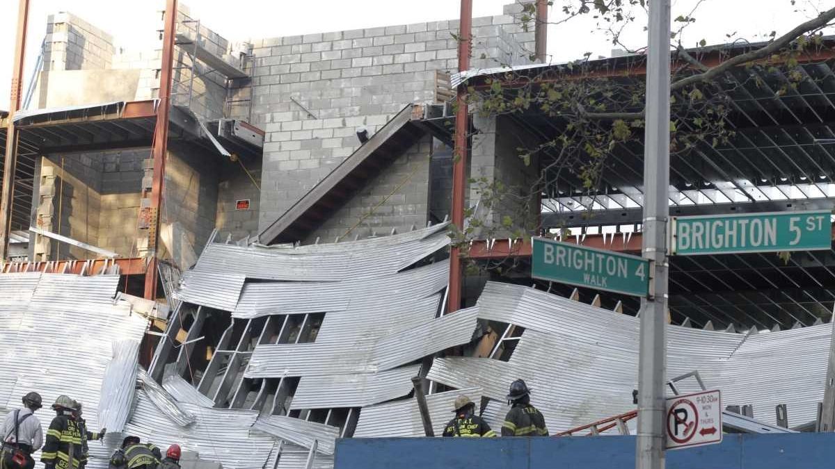 Trapped workers rescued from B'klyn building collapse - Newsday