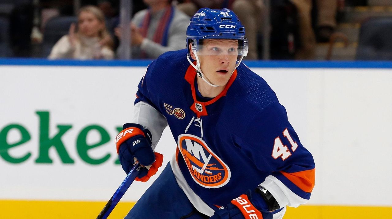 Islanders' Soshnikov clears waivers, but what is his fate? - Newsday