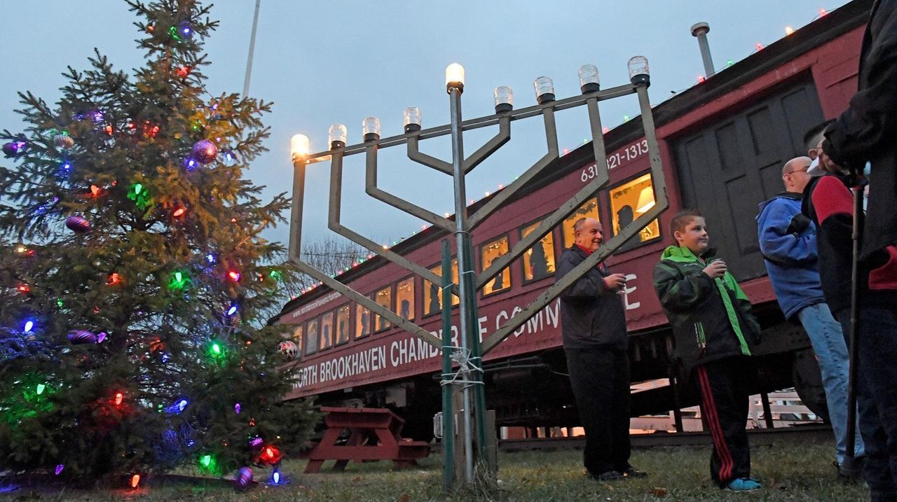 Santa sightings, menorah lightings - and more holiday happenings ...