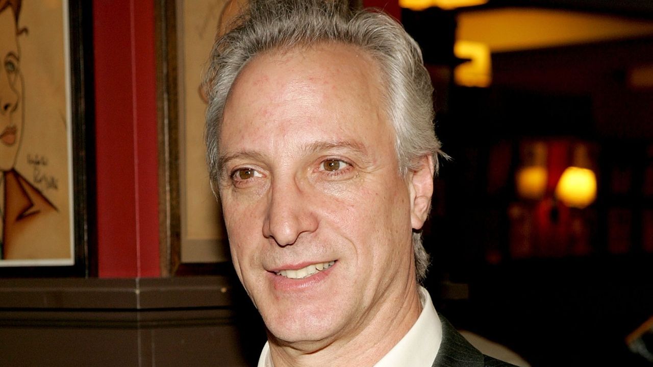 Robert LuPone, MCC Theater co-founder, dies at 76 - Newsday