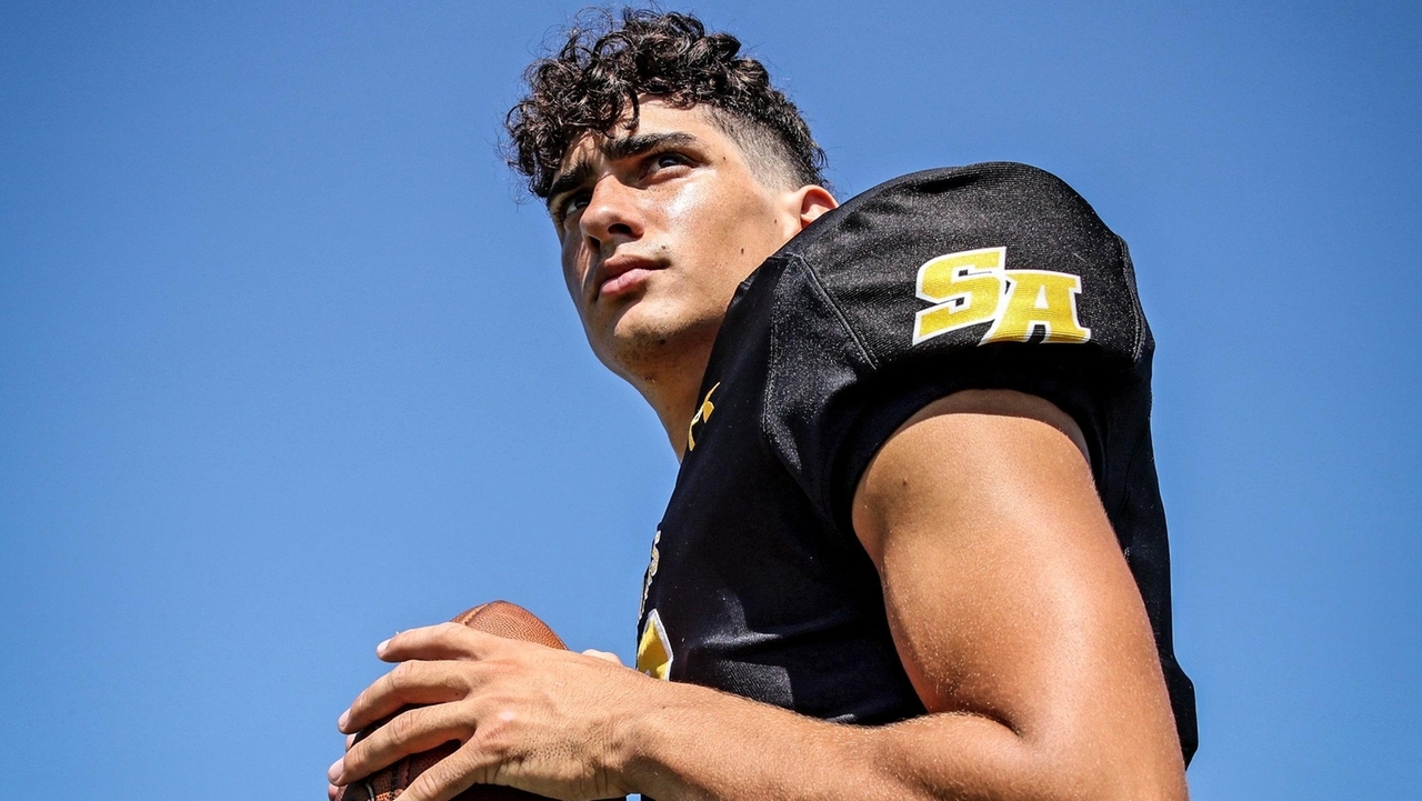 Dante Torres is key to St. Anthony's and CHSFL title hopes - Newsday