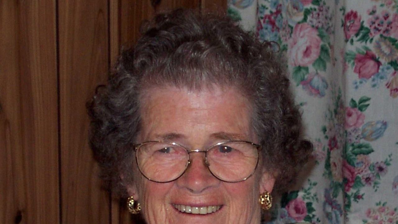 Cecelia Ludlam dies; 'Rosie the Riveter' to her family was 91 - Newsday