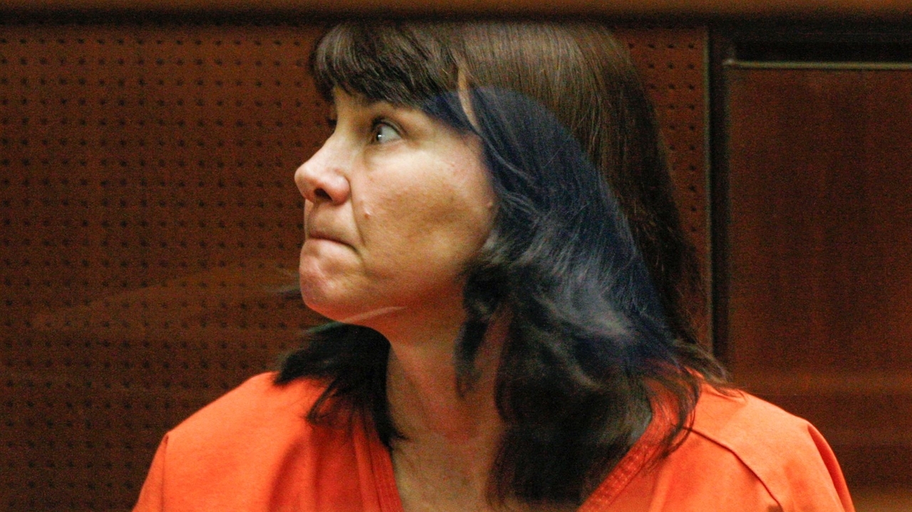Parole rescinded for former LA police detective convicted of killing ...
