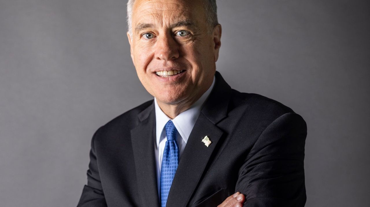 Suffolk, Nassau see improvements in 'fiscal stress' - Newsday