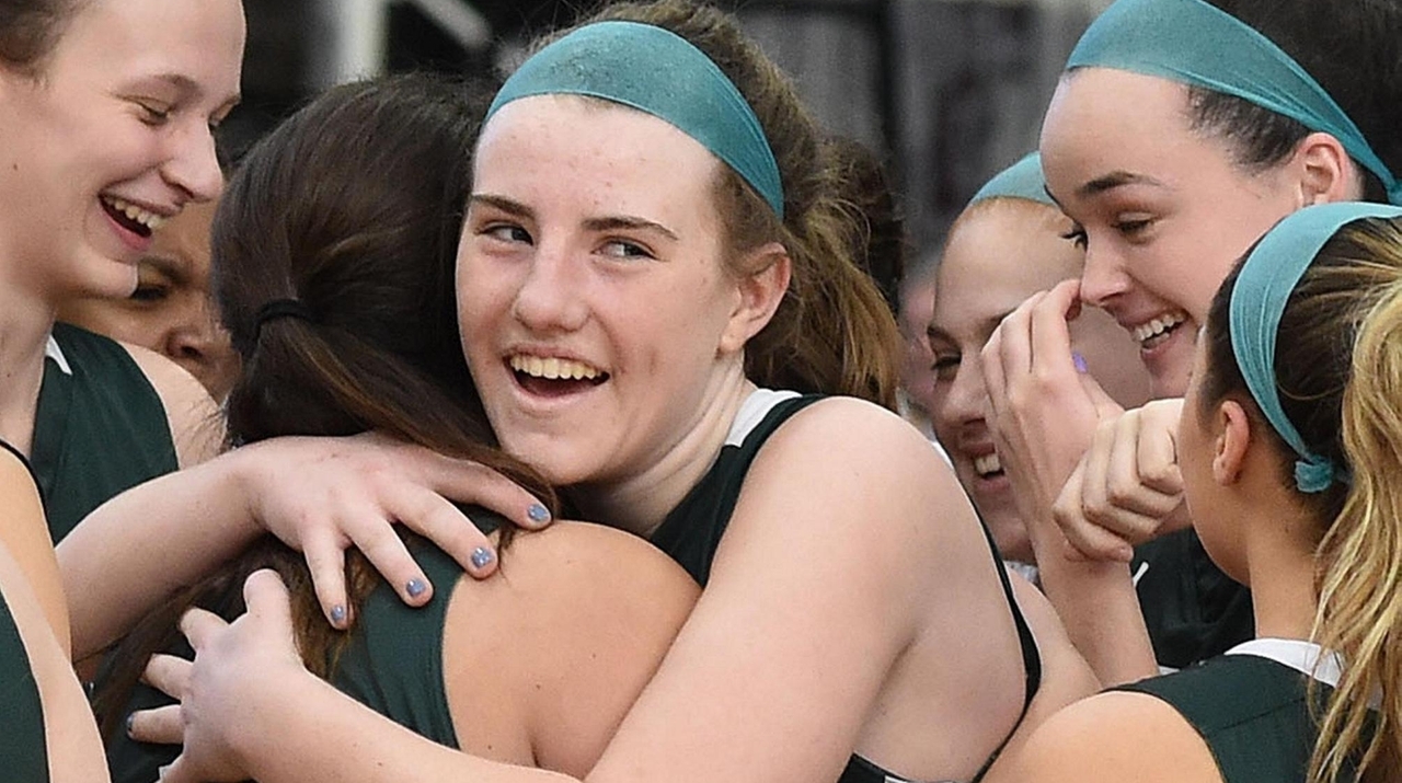 Holy Trinity hooped it up in state CHSAA playoffs - Newsday