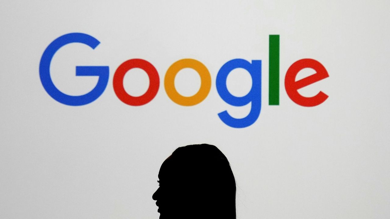 Apple calls on Google to help smarten up Siri and bring other AI ...