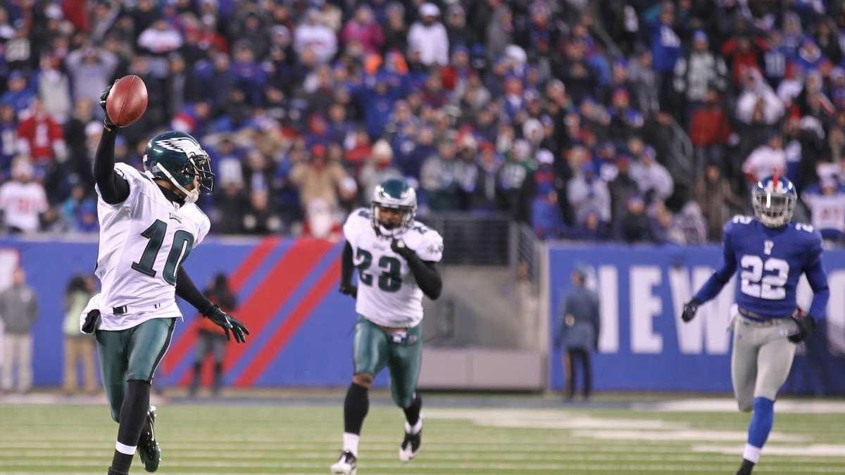 Eagles score 28 in fourth to shock Giants - Newsday