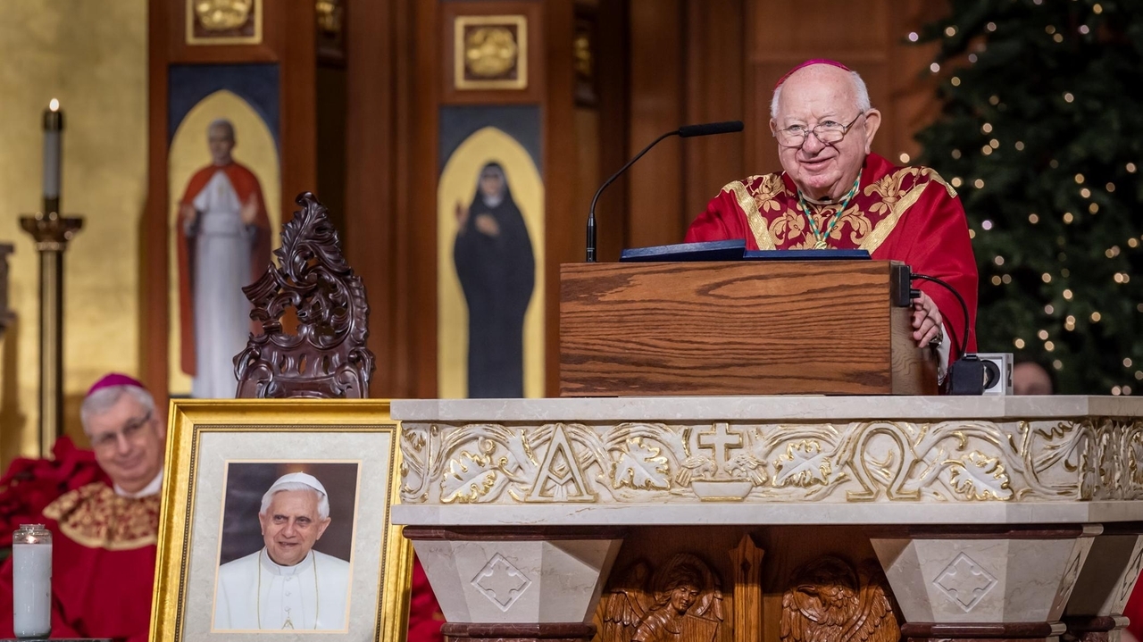 Bishop William Murphy, former longtime head of Rockville Centre Diocese ...