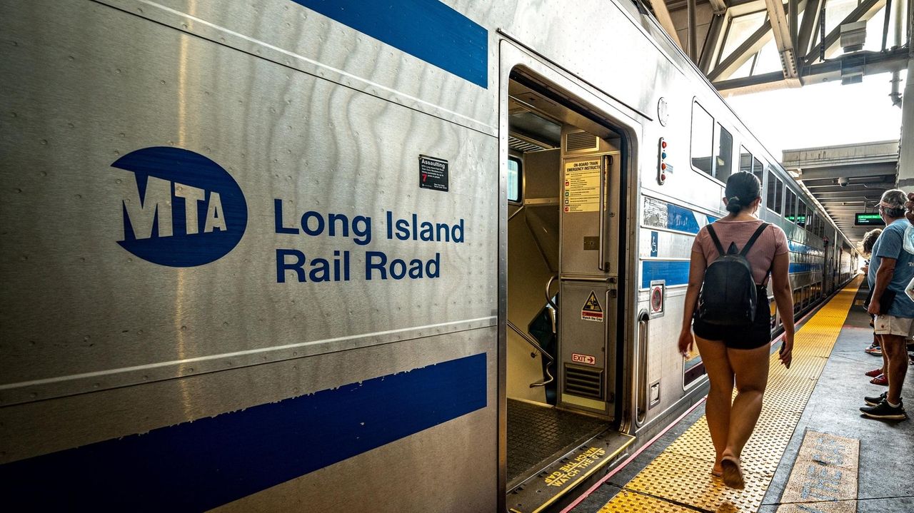Off-peak LIRR riders also deserve a break on fares - Newsday