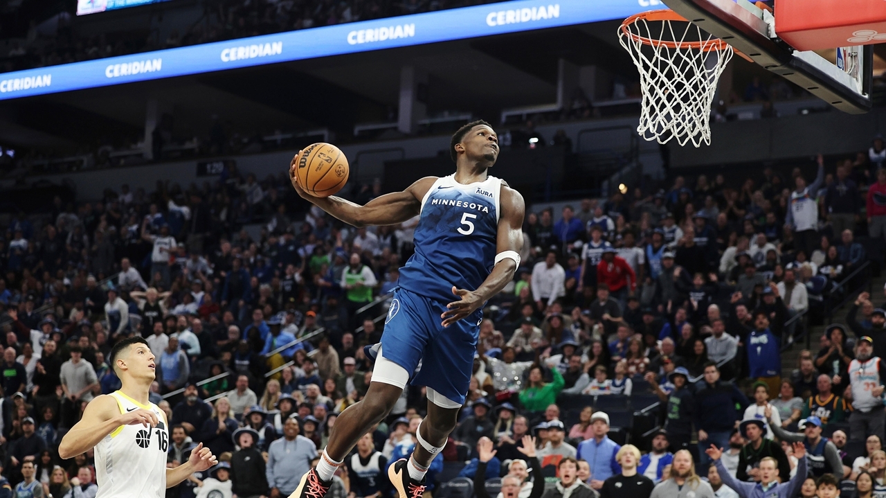 Towns takes over in 3rd quarter as Timberwolves beat Jazz 123-95 - Newsday