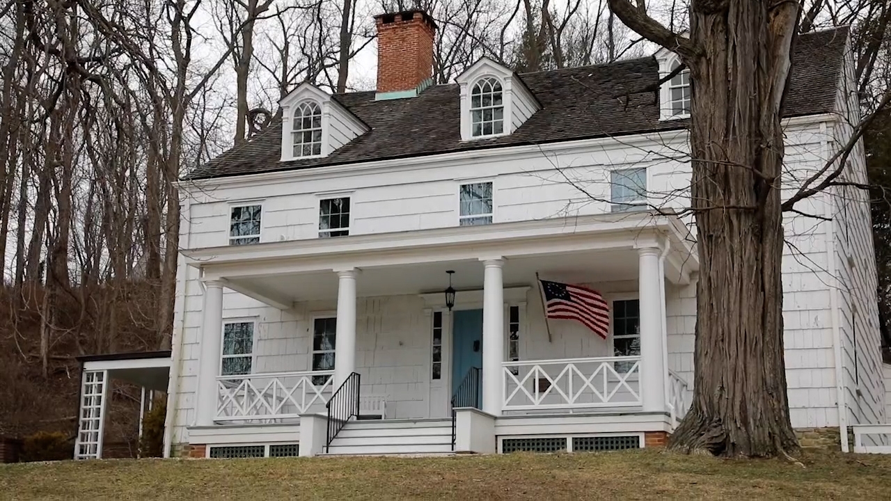 Historical tour of Joseph Lloyd Manor house in Lloyd Harbor - Newsday