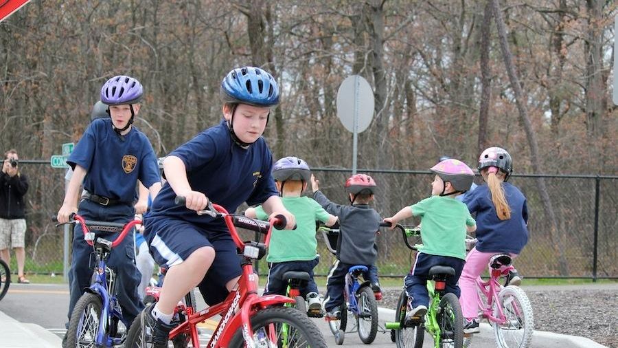 Brookhaven bike rodeo draws hundreds - Newsday