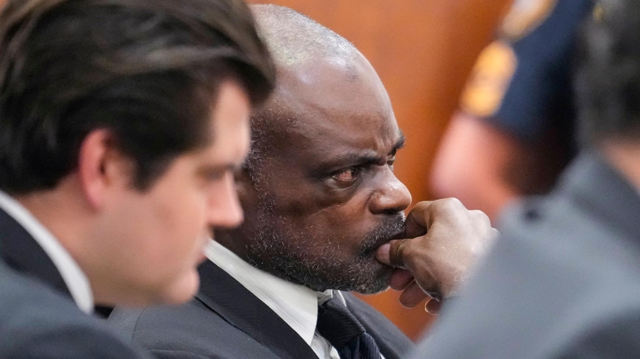 Jurors weigh how to punish a former Houston officer whose lies led to ...