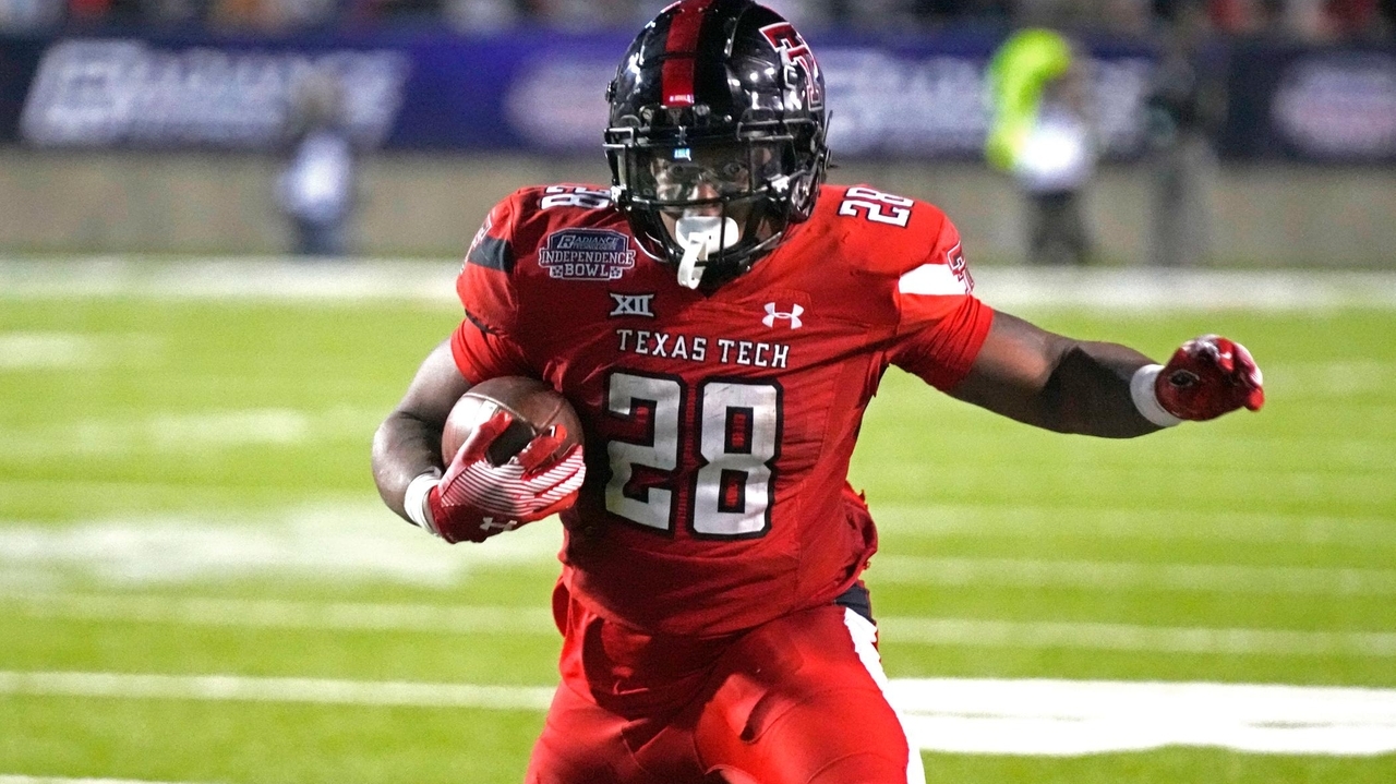 Legacy of Mike Leach meets on the field as Washington State hosts Texas ...