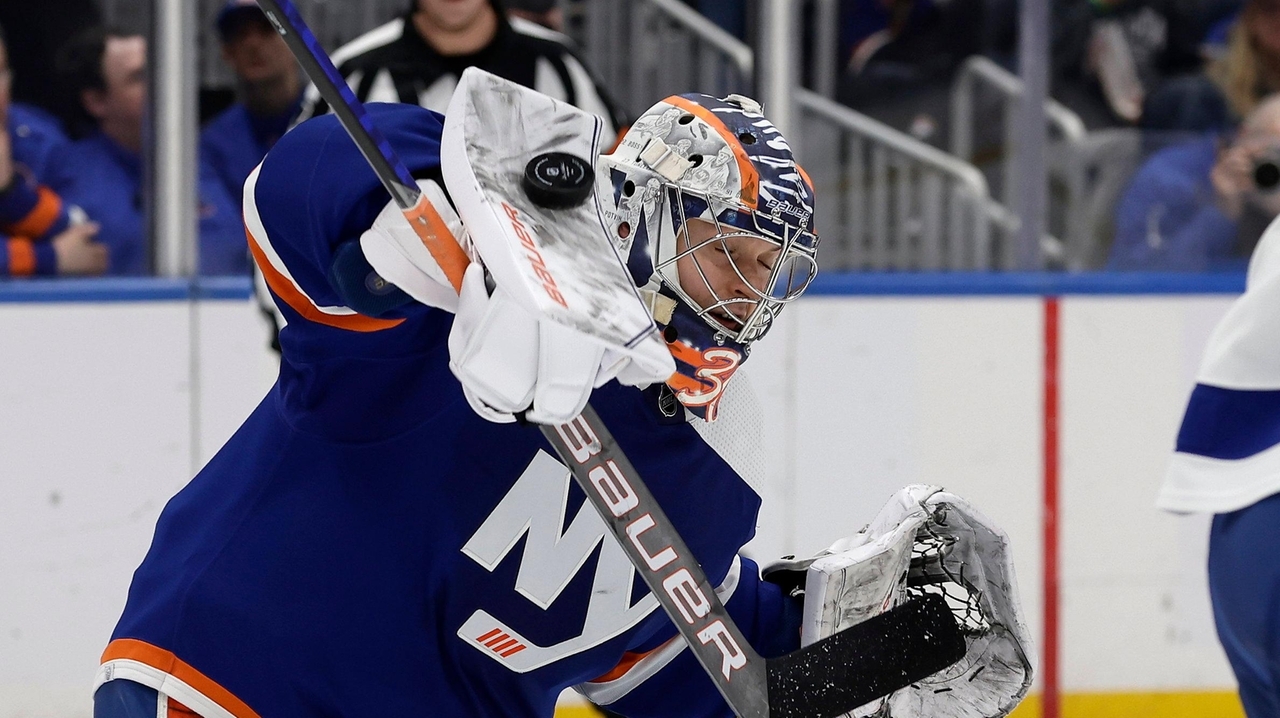 Islanders score big win over Lightning to maintain pace in playoff ...