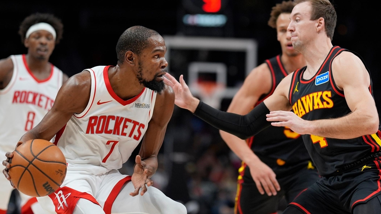 Durant scores 31 points as Rockets dominate second half and roll past ...