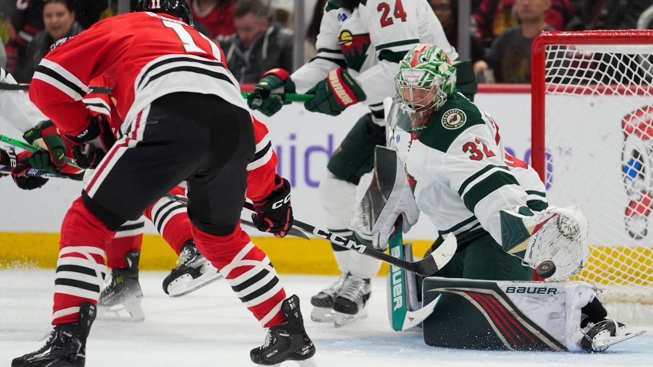 Marcus Foligno scores as Minnesota Wild edge the Chicago Blackhawks 2-1 ...
