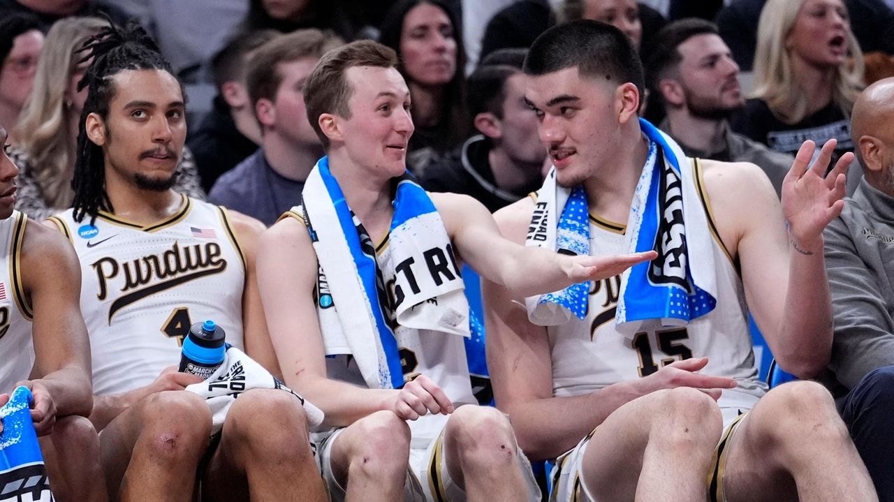 Utah State faces towering challenge in Edey when it meets Purdue in ...