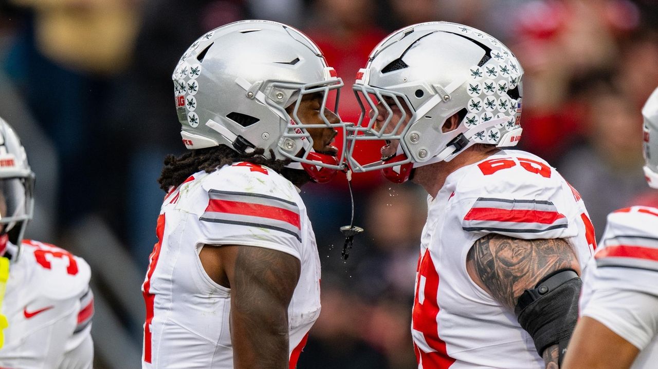 Julian Sayin, Jeremiah Smith propel No. 1 Ohio State past Purdue 34-10 ...