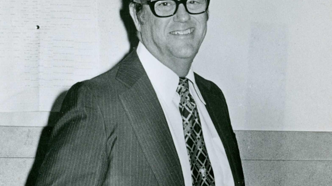 William Cahn, ex-DA who busted mobsters, dies at 90 - Newsday
