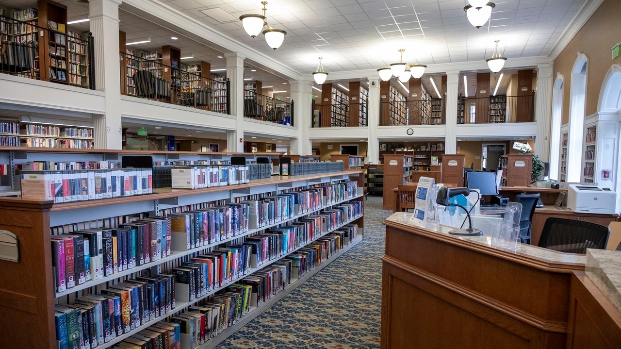 Smithtown Library's main branch to reopen Monday after flood - Newsday