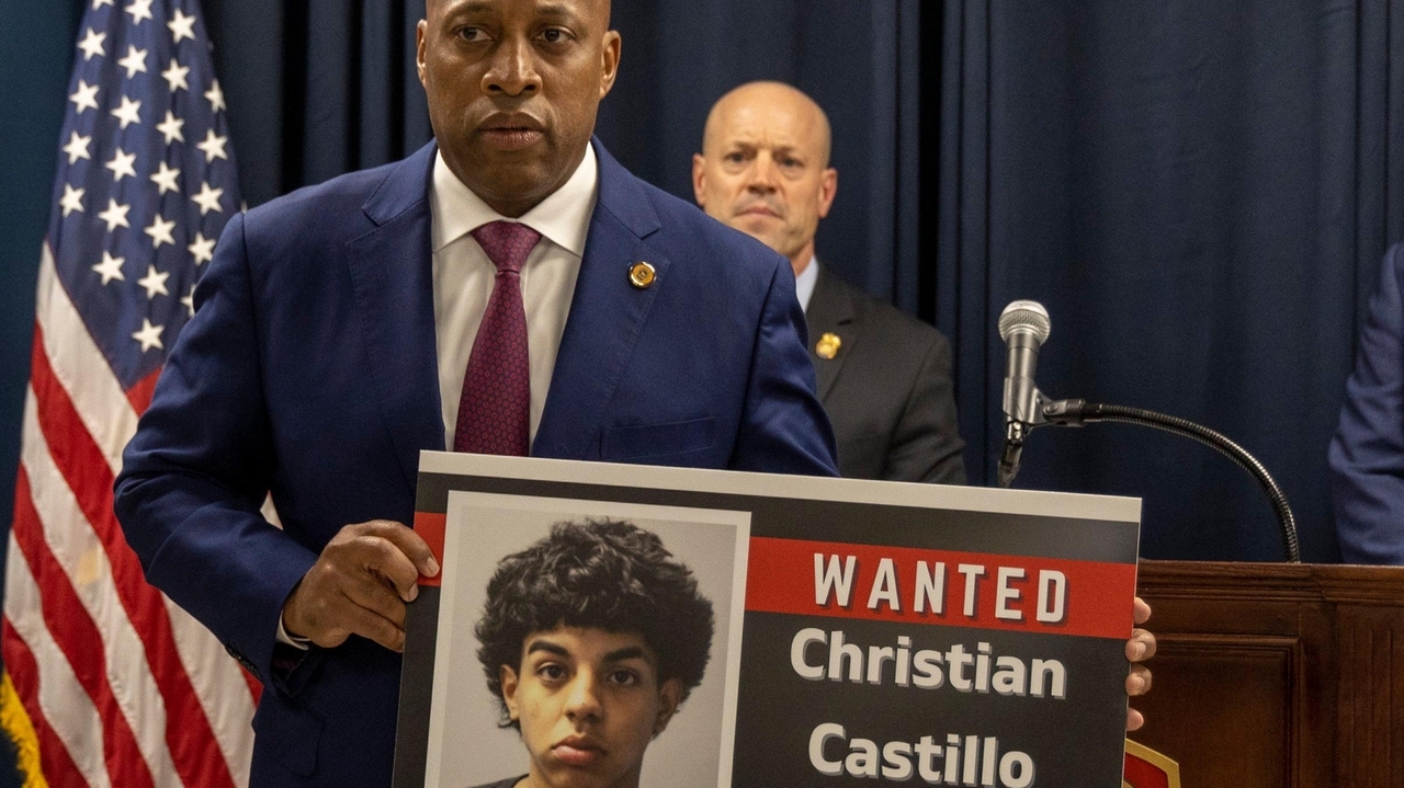 Christian Castillo of Ronkonkoma charged with hitting cop, 2 police ...