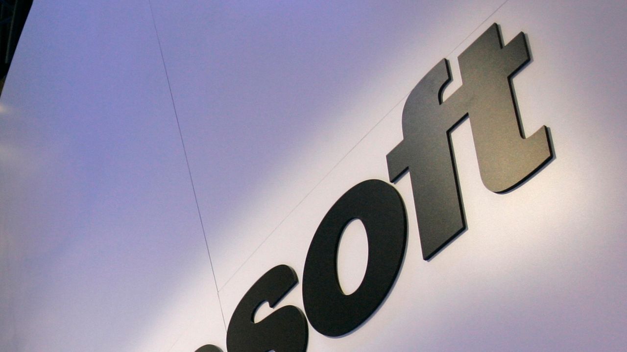 Is Outlook down? Thousands of users report problems with Microsoft's ...