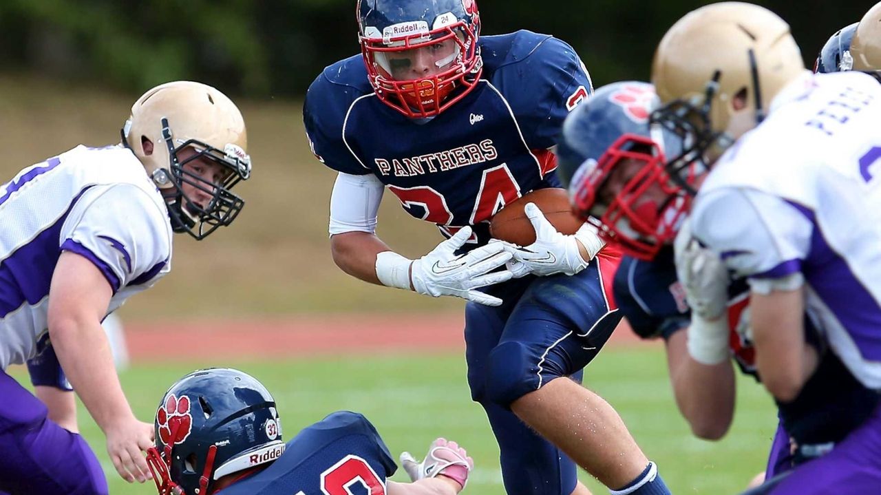 Brett Osman's four TDs lead Miller Place over Sayville - Newsday