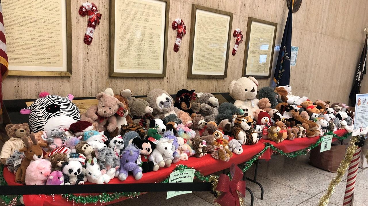 Nassau court officers donating teddy bears to sick, needy kids - Newsday