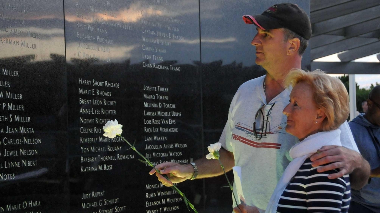 Family, friends recall TWA Flight 800 explosion - Newsday