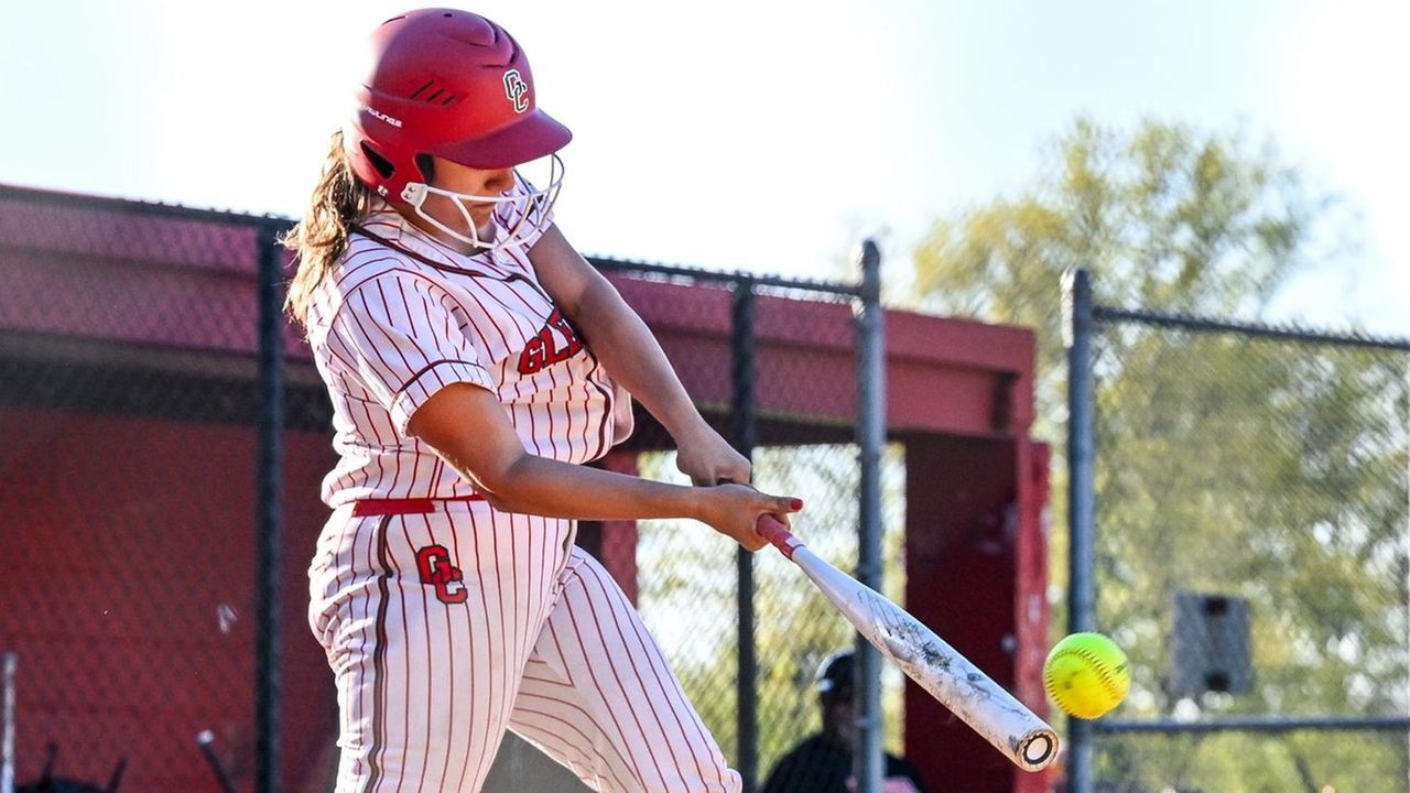 Confident Isabella Damiano gives Glen Cove softball the lead in win ...