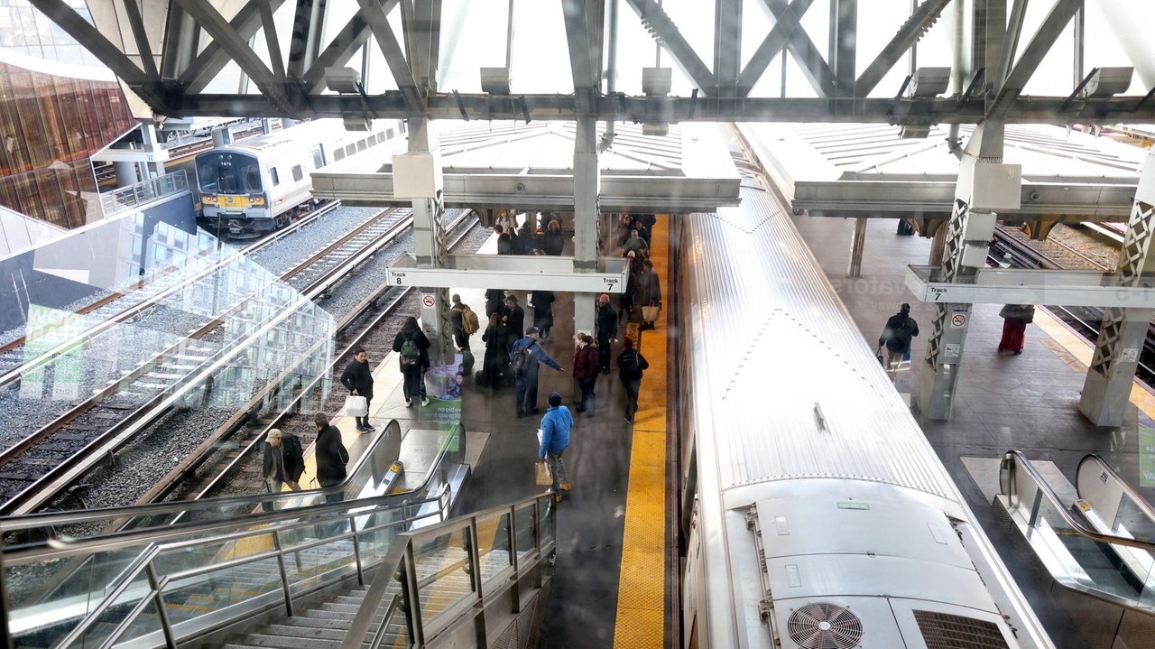 LIRR plans to reduce Jamaica Station wait times in bid to boost rider ...
