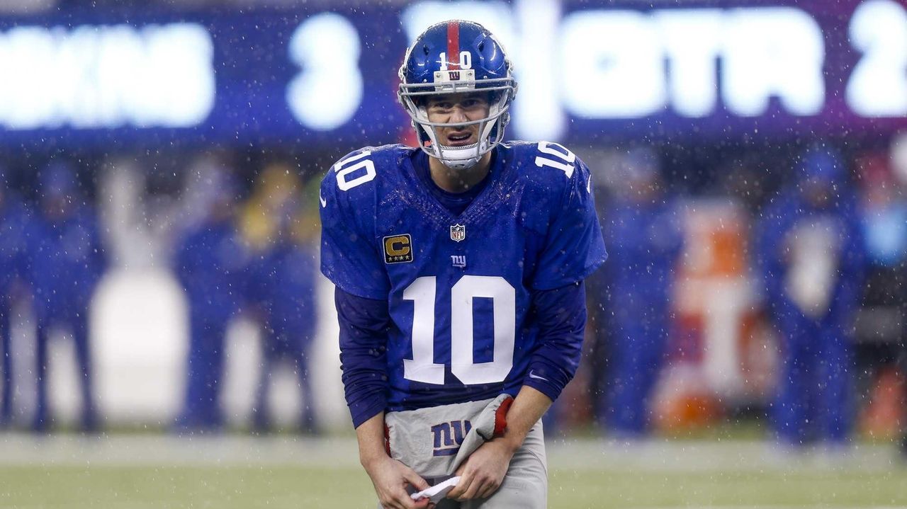 Image of Eli Manning with an injury is sobering - Newsday
