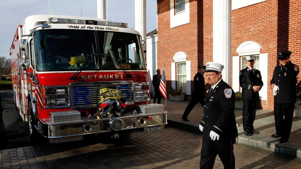 Firefighter Joseph DiBernardo Jr. dies - Newsday
