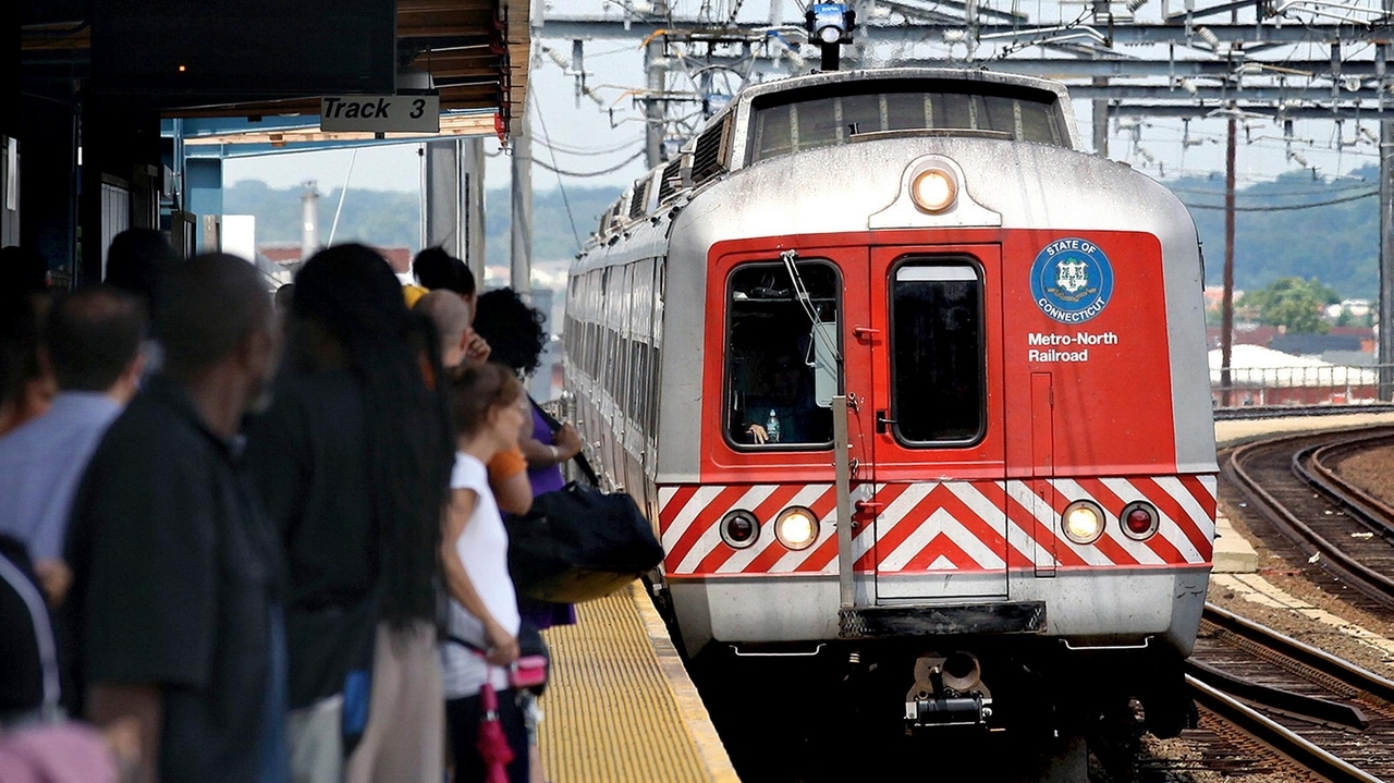 Amtrak lawsuit alleges MTA's Metro-North blocks Amtrak trains from ...