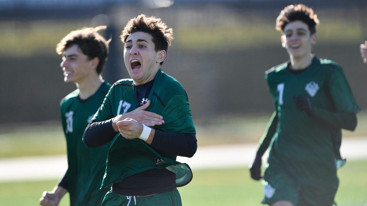 Carle Place boys soccer advances to state Class B final with win over ...