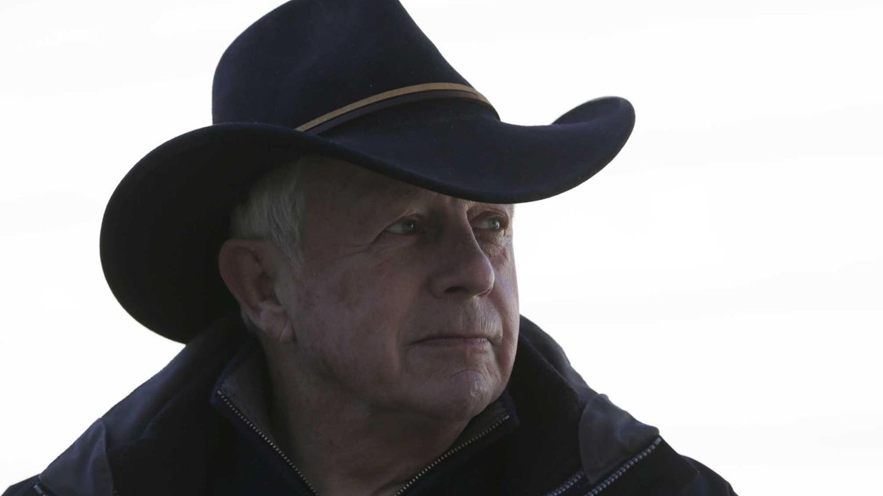 Stony Brook's Chuck Priore coaches against mentor in finale - Newsday