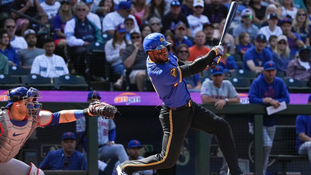 Outfielder Victor Robles can earn up to $22.25 million from 2025-27 in ...