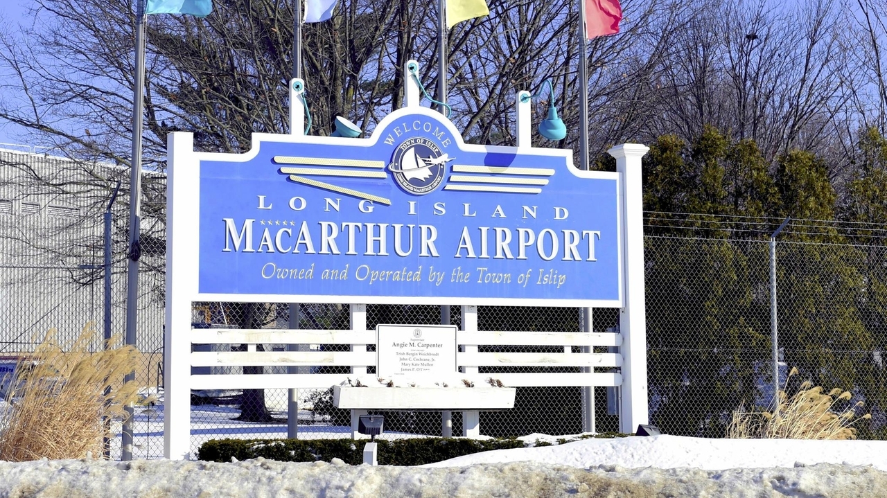 Islip residents can buy MacArthur Airport parking permits online - Newsday