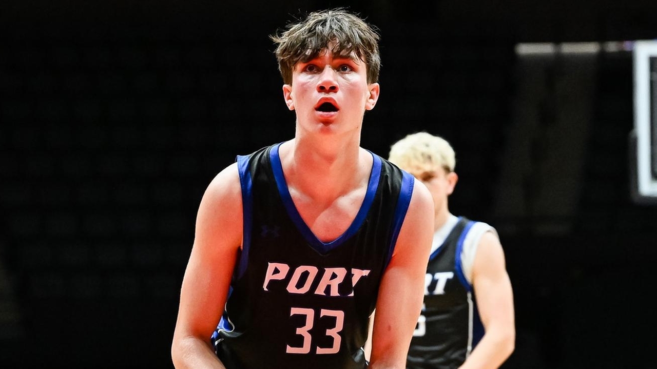 Vanderputten's 17 points lead Port Washington past Southampton at ...