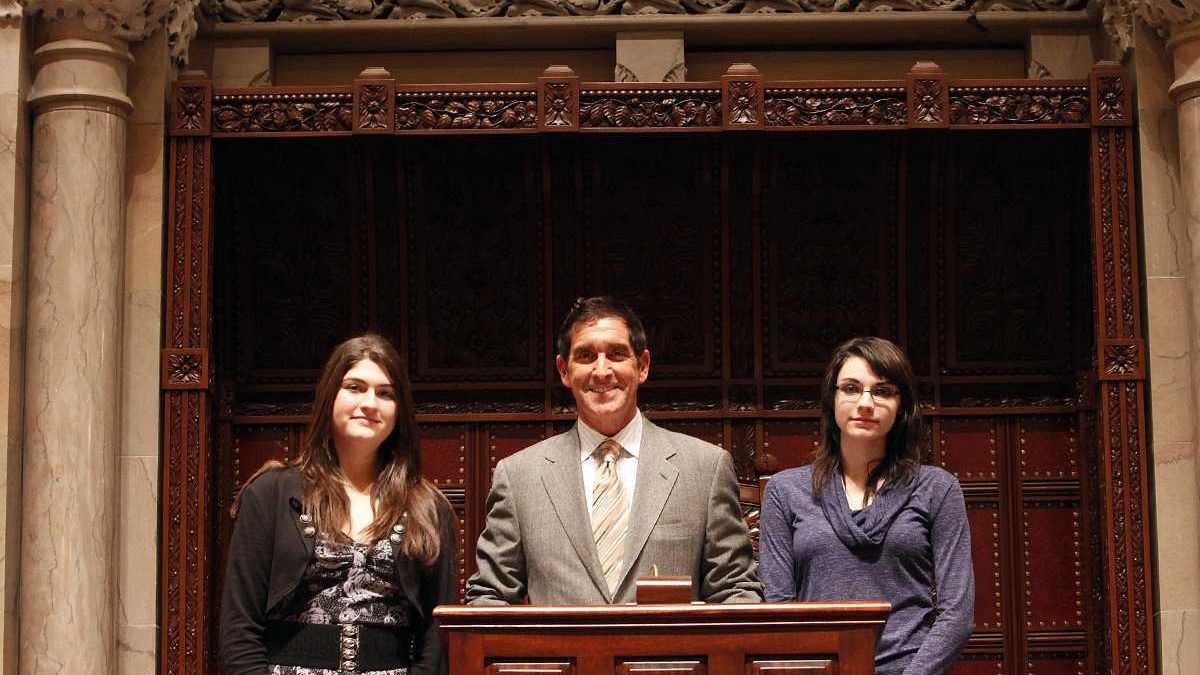 Jamie Isaacs honored for cyberbully efforts - Newsday