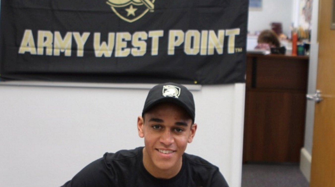 Oyster Bay’s Alex Tosi named Athlete of the Week - Newsday