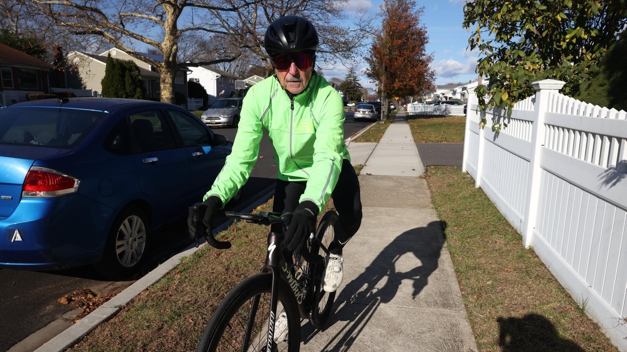 Bob Cook, Runner's Edge owner, rides 8,000 miles for his 80th - Newsday